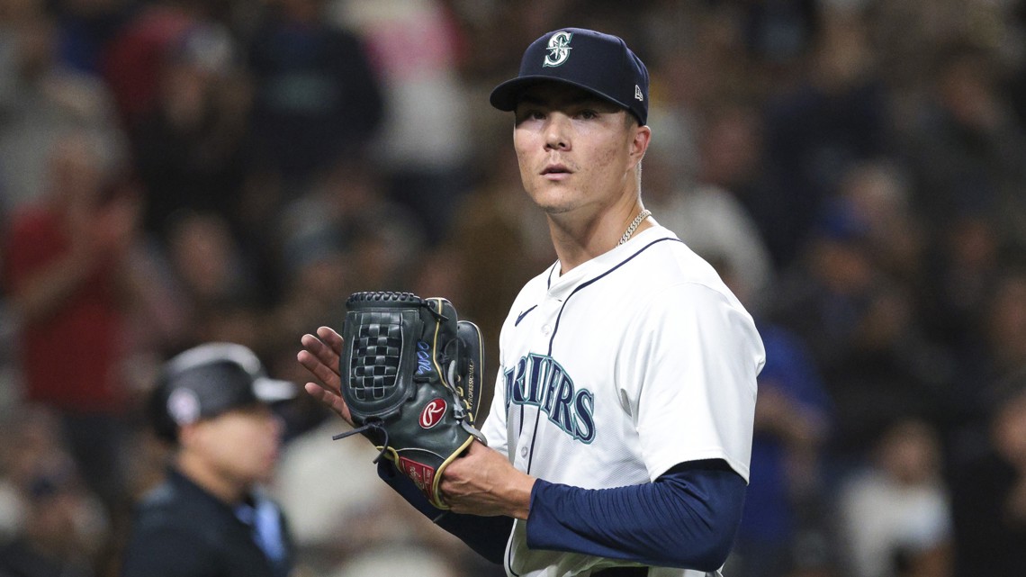 Bryan Woo carries a perfect game into the 7th inning as the Mariners ...