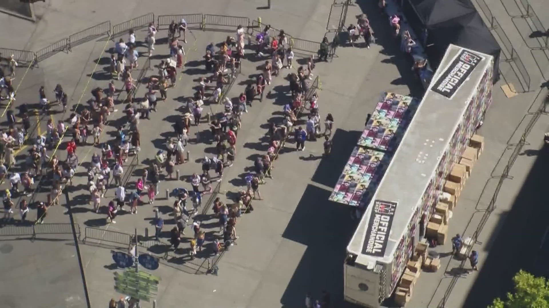 Fans wait for hours for Taylor Swift merch trucks in Seattle | kgw.com
