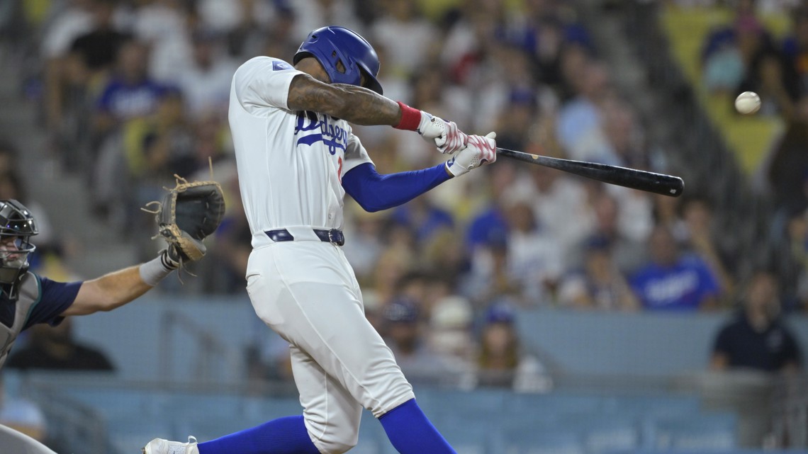 Pinch-hitter Jason Heyward delivers 3-run homer in 8th as Dodgers rally ...