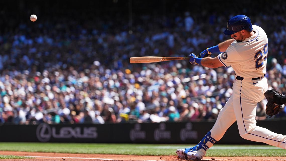 Cal Raleigh leads Mariners to victory over Rays with 45th homer | kgw.com