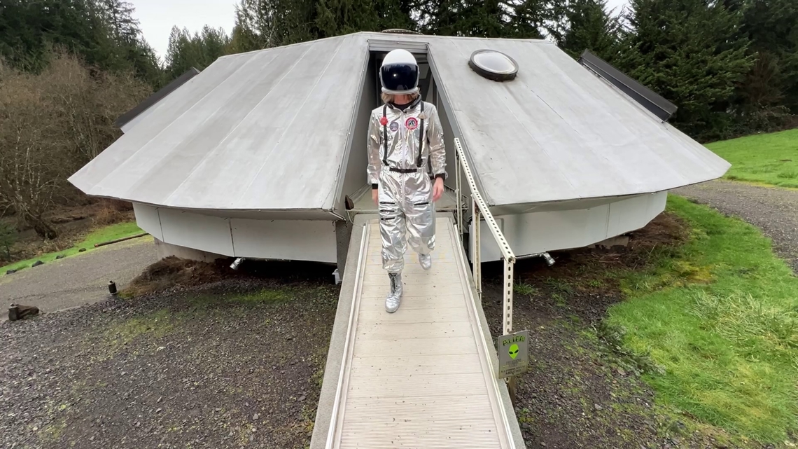 Washington man builds backyard spaceship he predicted in song 25 years ...