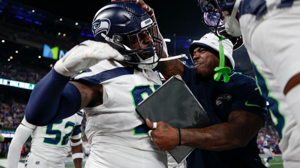Seahawks defense dominates in 24-3 win over Giants on Monday Night ...