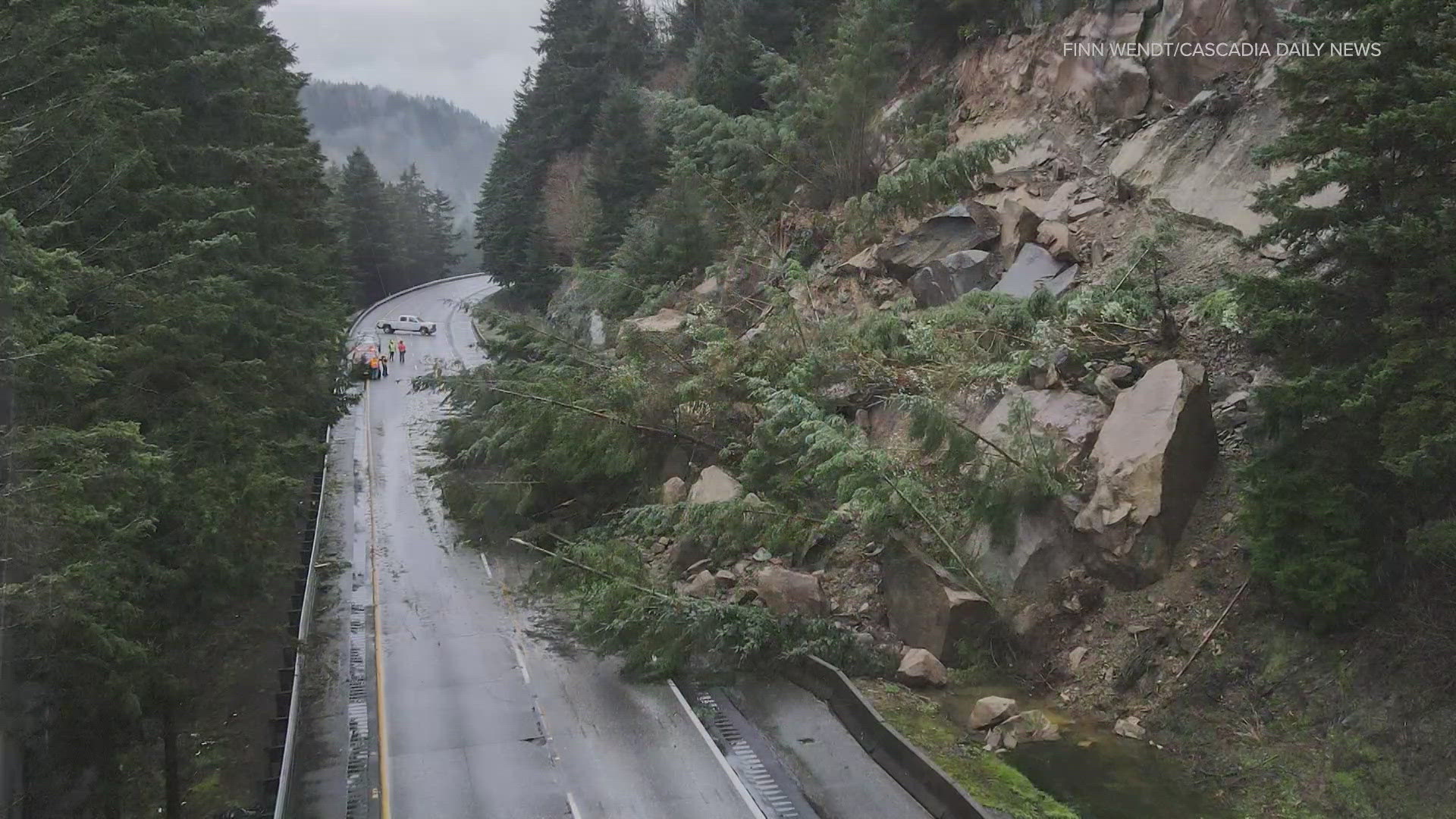 All lanes of I-5 north near Bellingham remain blocked after landslide ...