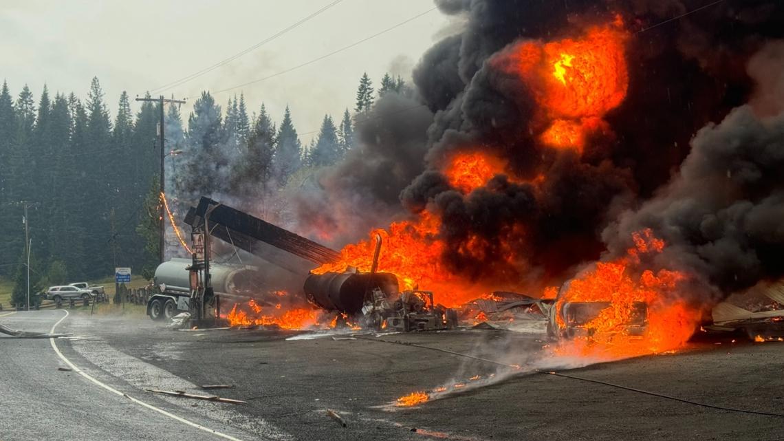 Gas station explodes, bursts into flames in Cardiff, Idaho | kgw.com