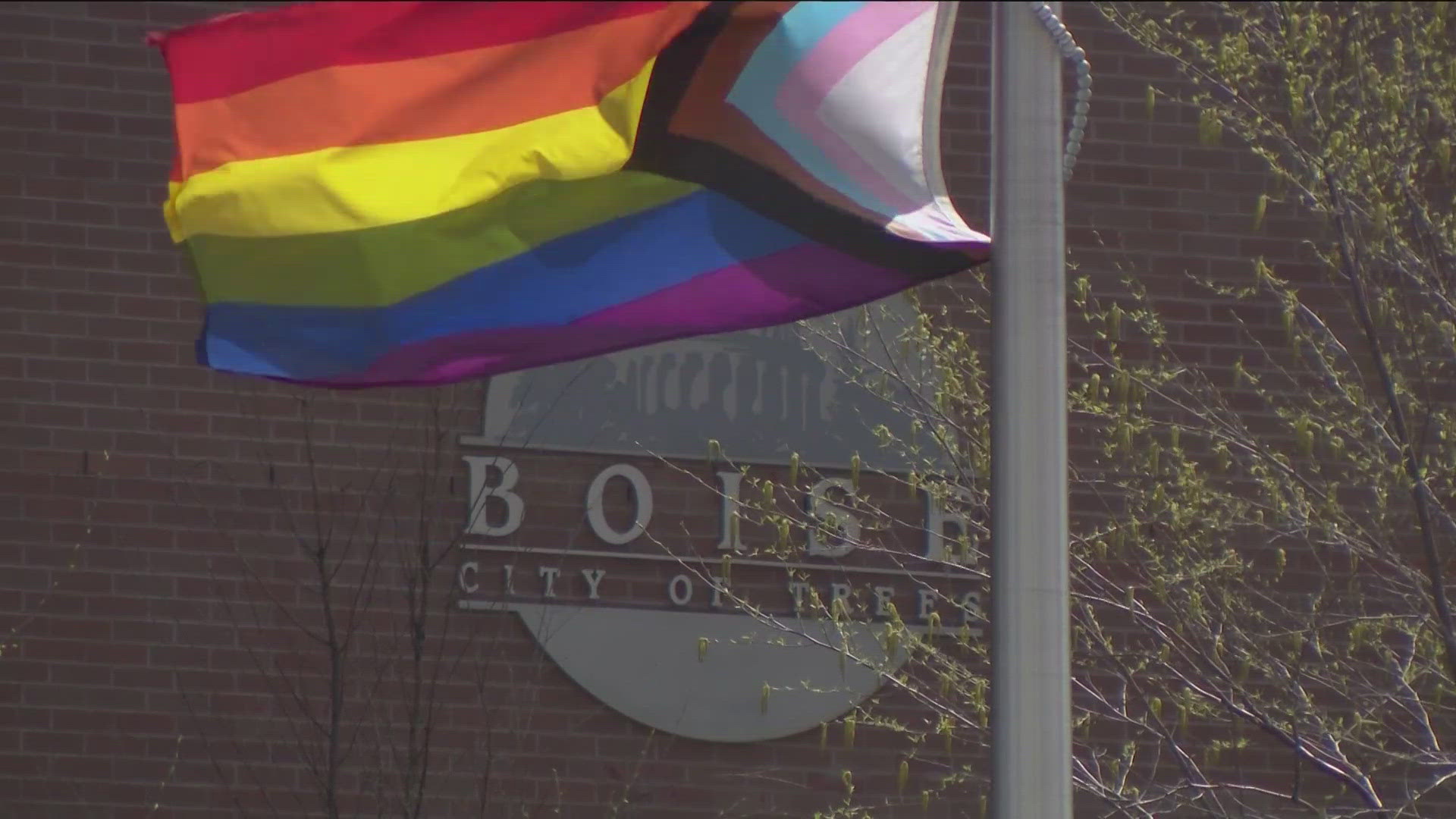 Boise recognizes Pride flag as official flag | kgw.com
