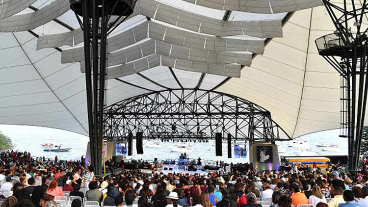 PHOTOS: Aretha Franklin tribute concert at Chene Park | kgw.com