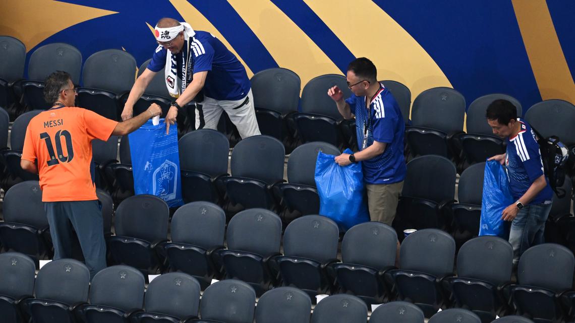 Japanese soccer fans clean up 'Dallas Stadium' after tie game with ...