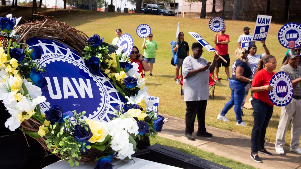 UAW strike update: Targeted strikes expand to 20 states | kgw.com