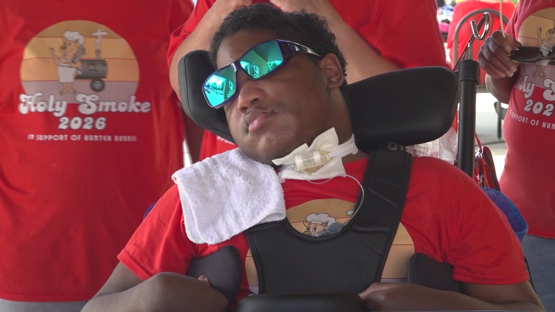 'A miracle': Iowa community rallies to help paralyzed teen in need ...