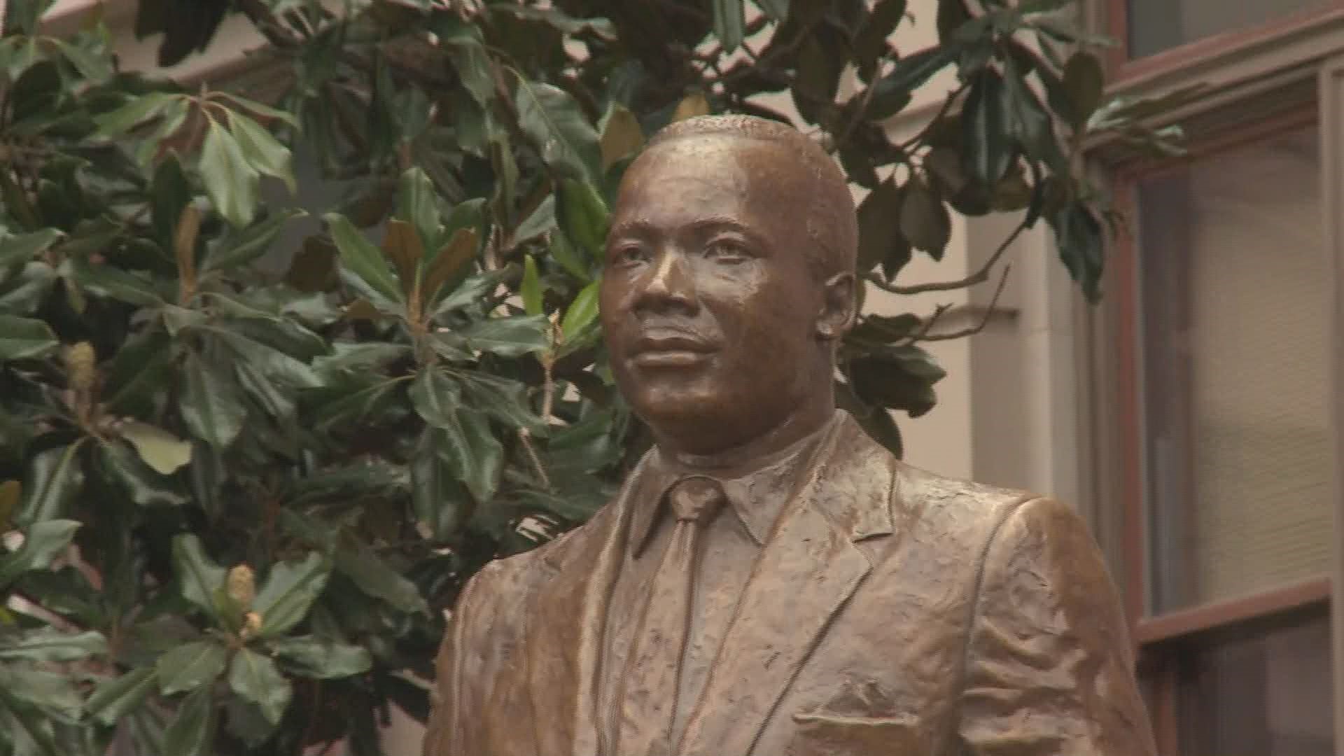 Photos | MLK Jr. statue unveiled at Georgia's State Capitol | kgw.com