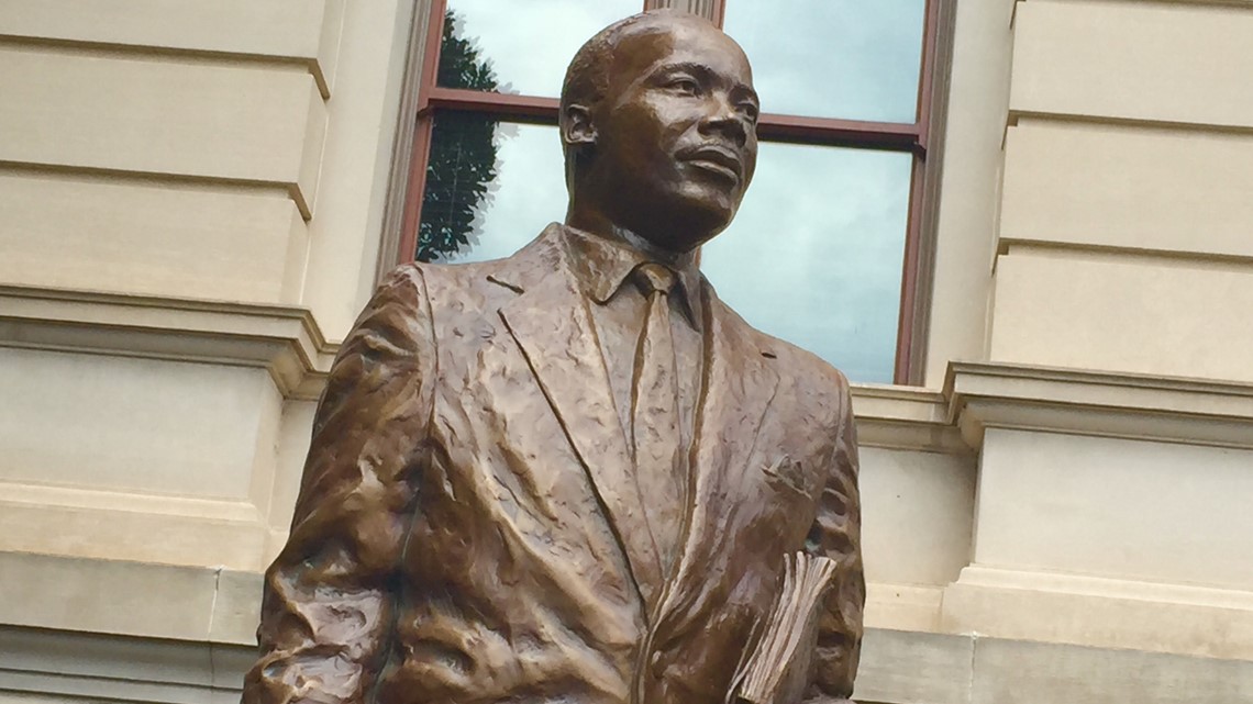 Photos | MLK Jr. statue unveiled at Georgia's State Capitol | kgw.com